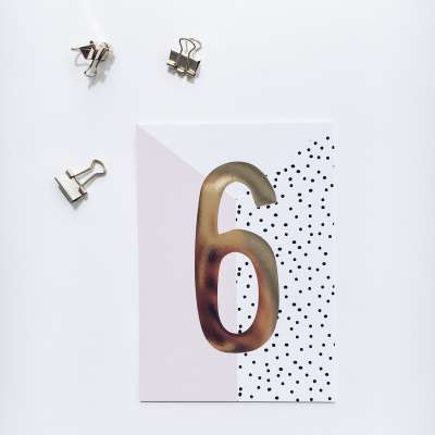 Postkarte „7" - Schreibe deine Nachricht mit Buchstaben-Karten